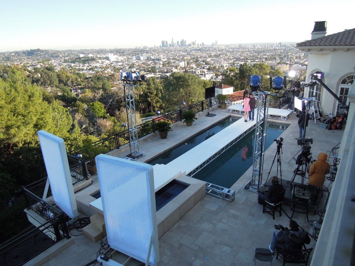 HOME | Filmstudios, Equipment und Service aus München | TMT Studios